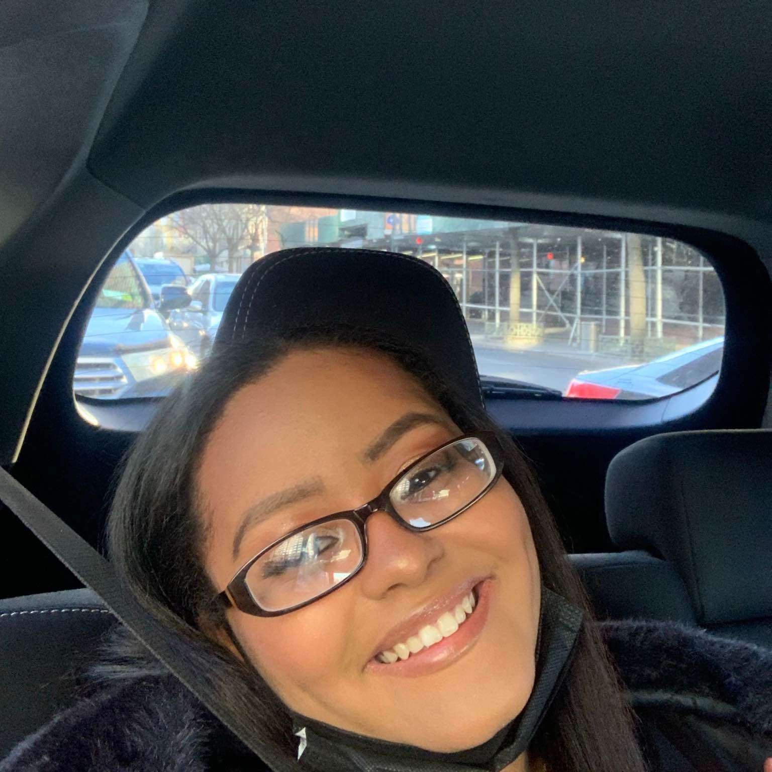 Ms. Figueroa,teaching online interactive classes for kids on Allschool ...